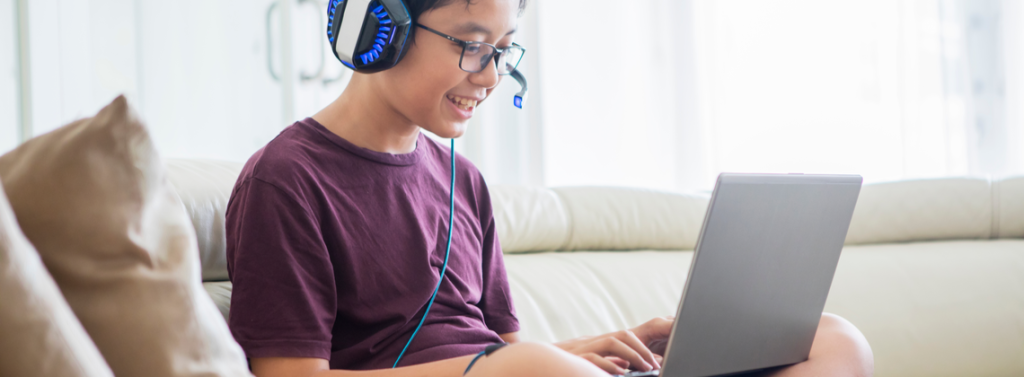 Learning languages through video games - FlashAcademy®